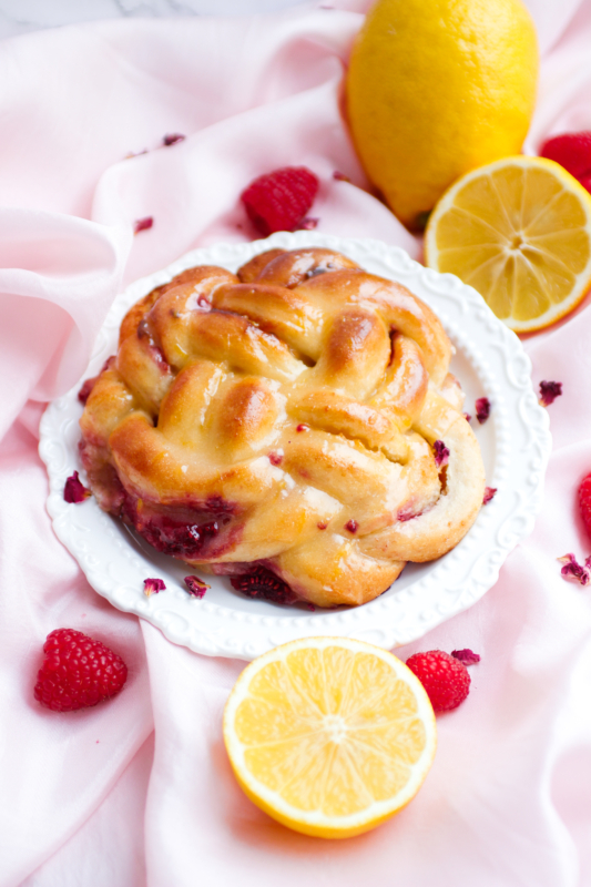 Sidruni-vaarika-martsipani saiake » Mandel